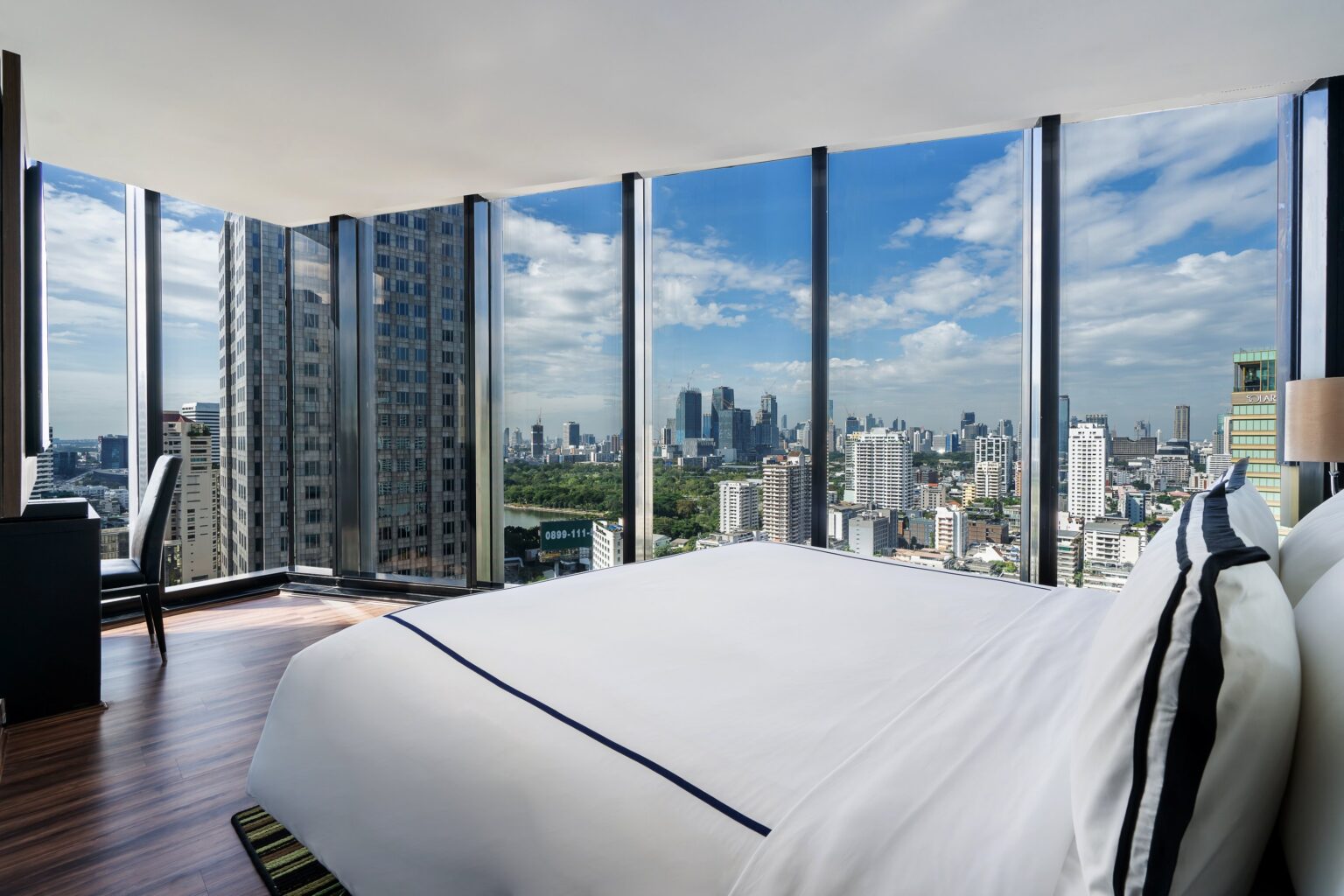Panorama Skyline Room - The Continent Hotel Bangkok